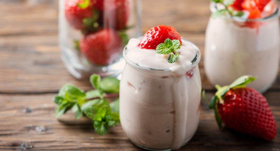 Simple Greek Yoghurt And Berries Recipe – LA Muscle - AU & NZ