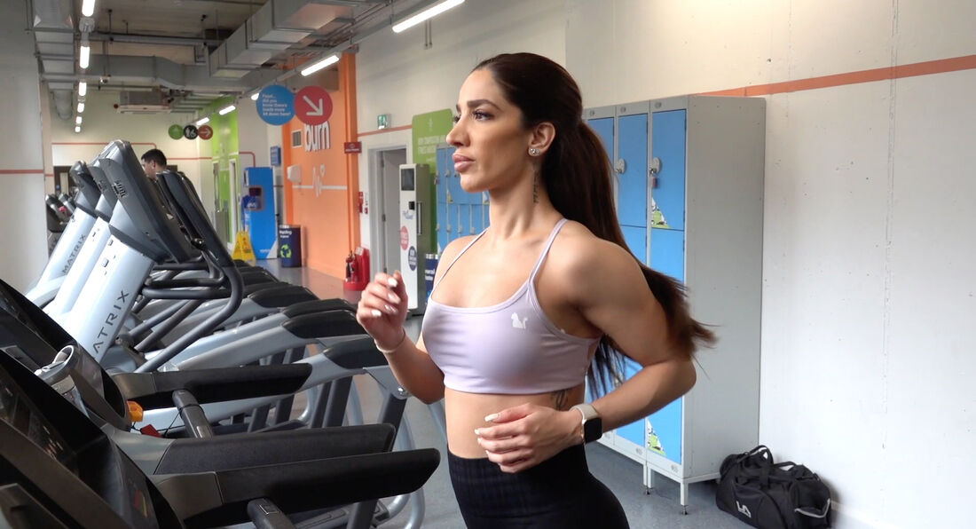 Photos from Lower Body Workout in a Busy London Gym – LA Muscle - AU & NZ